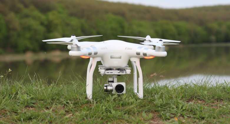 DJI Phantom 3 Advanced: My first DJI drone - First Quadcopter