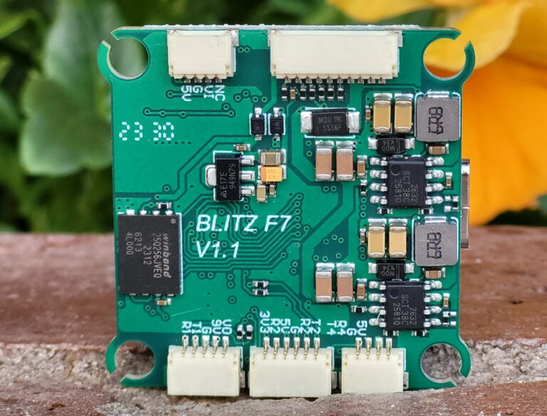 iFlight BLITZ F7 V1.1 flight controller: Is it good? - First Quadcopter